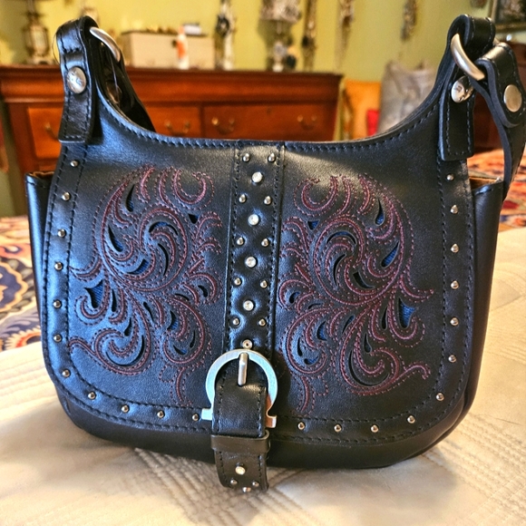 Patricia Nash | Bags | Patricia Nash Linney Small Crossbody Black ...